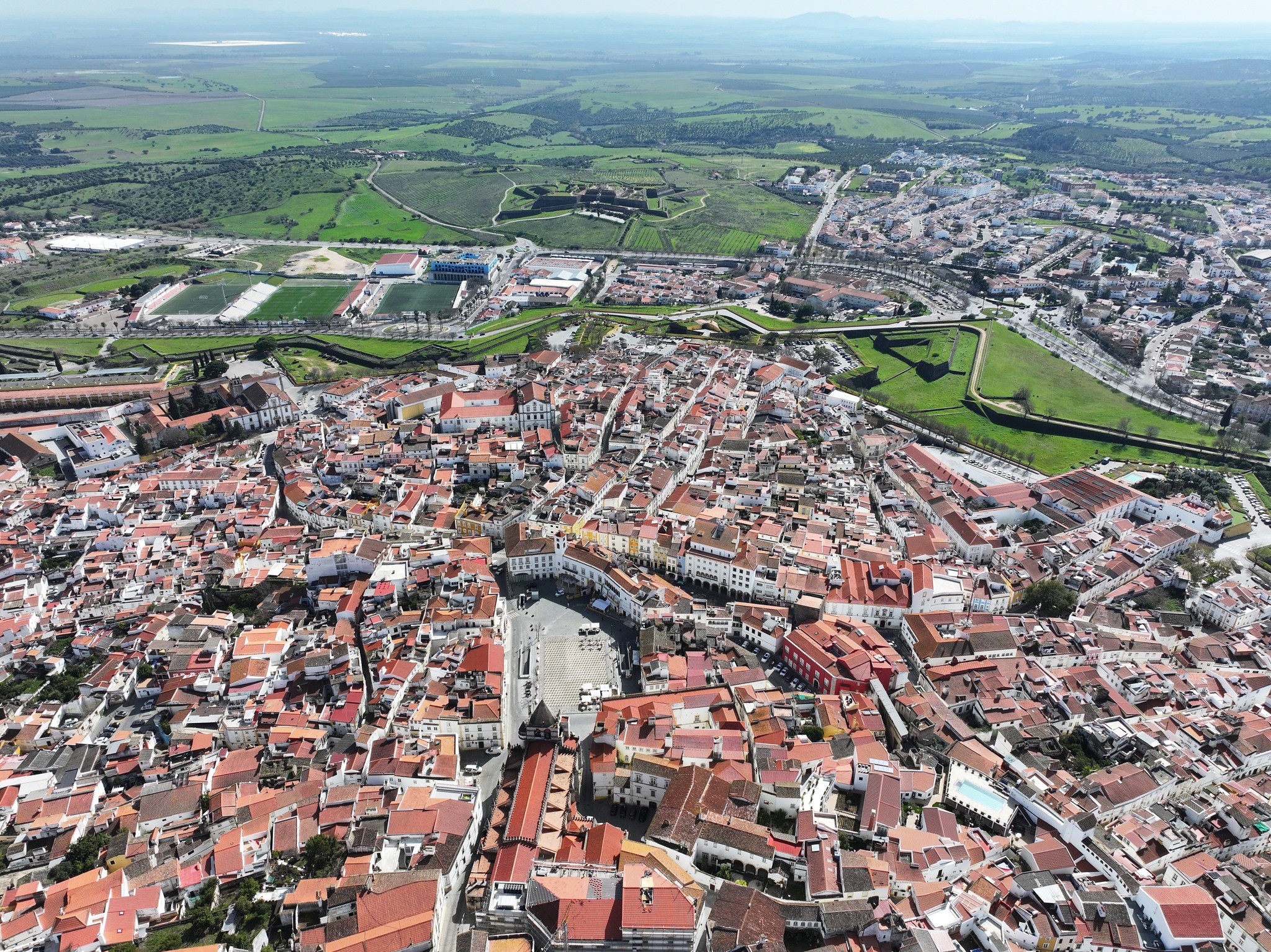 Randstad quis transferir trabalhadores de Braga e do Porto para Elvas ...